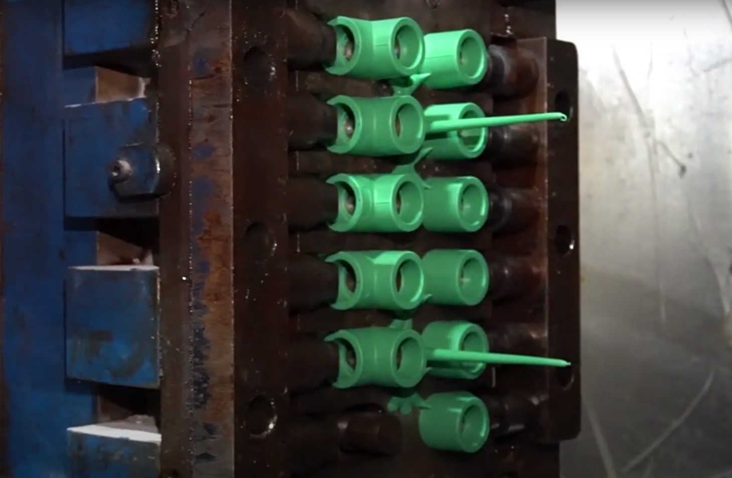 Vialli GmbH PPR Pipes & Fittings Manufacturer